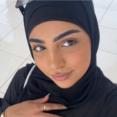 Mød lektiehjælperen Zoha N. - GoTutor